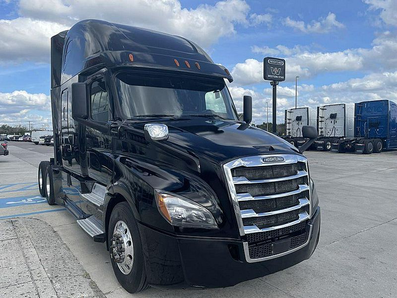 2018 Freightliner Cascadia 126 For Sale | Day Cab | #244343