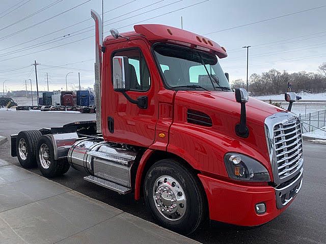 2018 Freightliner Cascadia 113 (For Sale) | Day Cab | #5460W