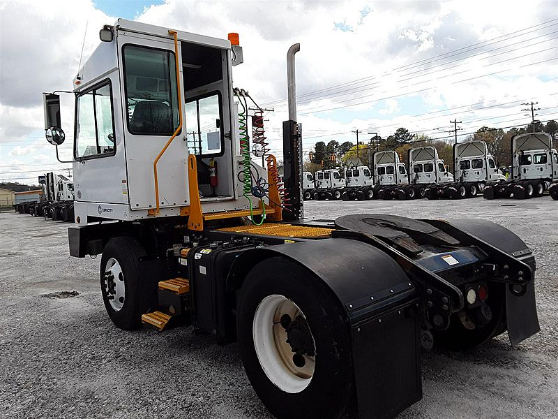 2017 Capacity SABRE 5 4X2 (For Sale) | Yard Spotter | #243916