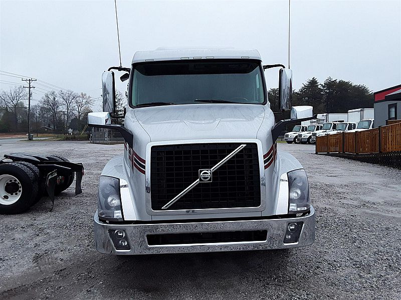 2017 Volvo VNL 630 For Sale | 61" Sleeper | #666126