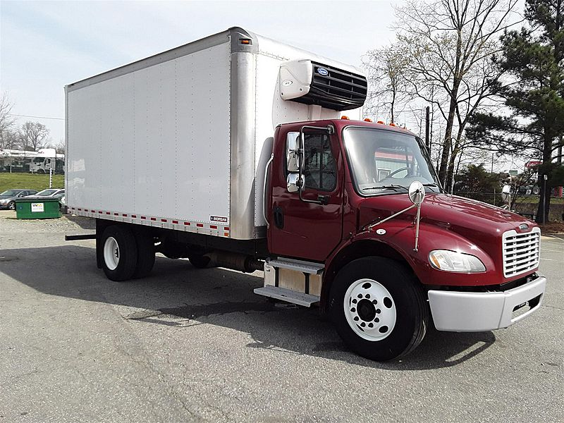2017 Freightliner M2 106 For Sale | 18' Box | #663370