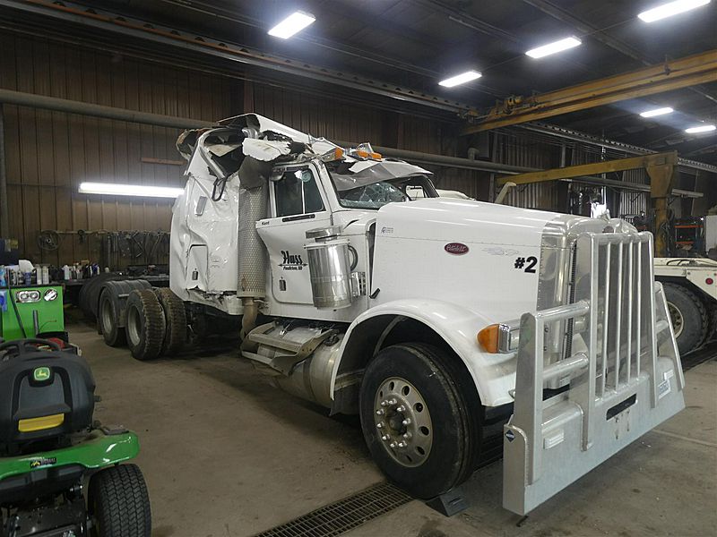 2005 Peterbilt 379 For Sale | mid Sleeper | #10129