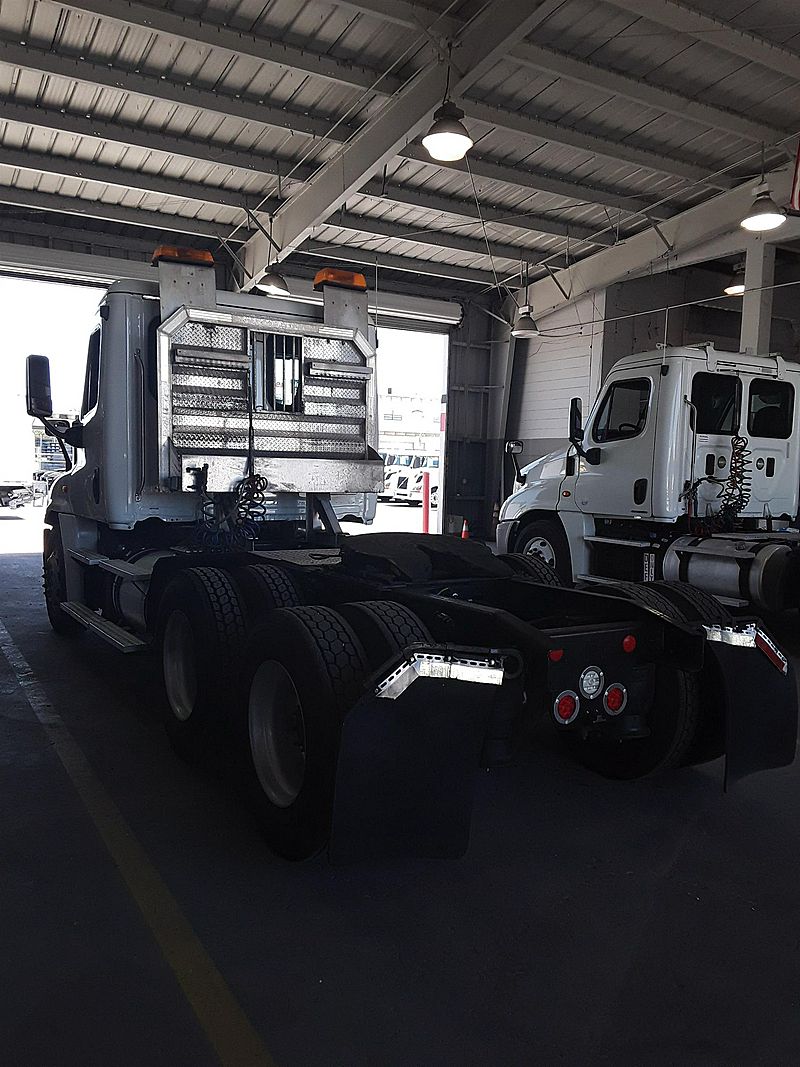 2015 Freightliner CASCADIA 125 (For Sale) | Day Cab | #325476