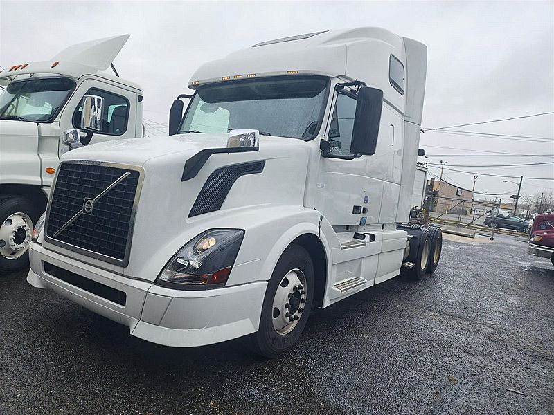 2016 Volvo VNL64T For Sale | 61" Sleeper | #647124