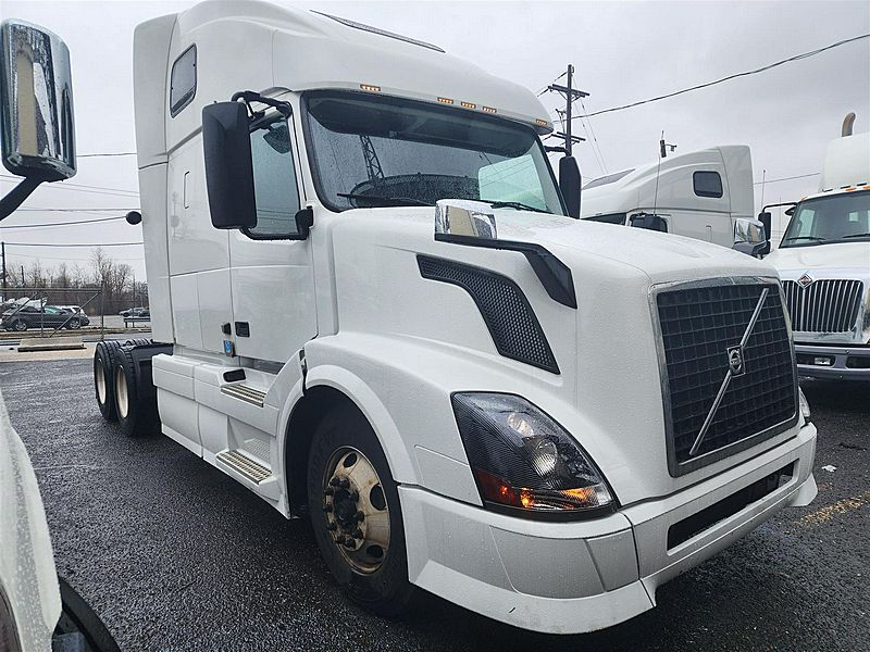 2016 Volvo VNL64T For Sale | 61" Sleeper | #647124