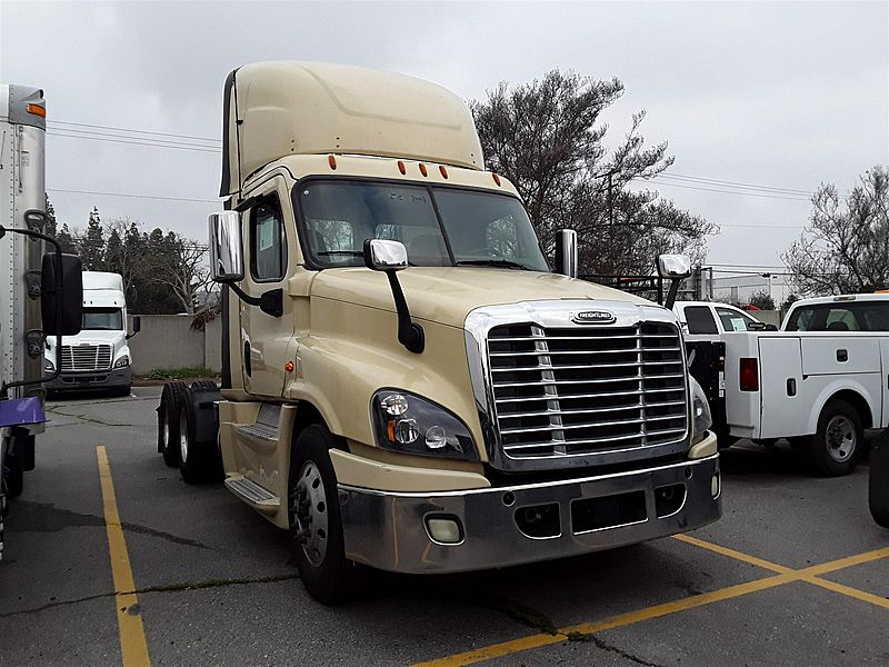 2016 Freightliner CASCADIA 125 For Sale | Day Cab | #655735