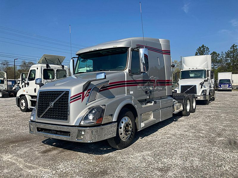 2017 Volvo VNL 630 For Sale | 61" Sleeper | #666082