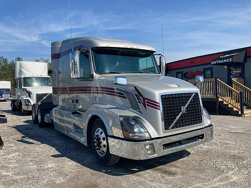 2017 Volvo VNL 630 For Sale | 61" Sleeper | #666082