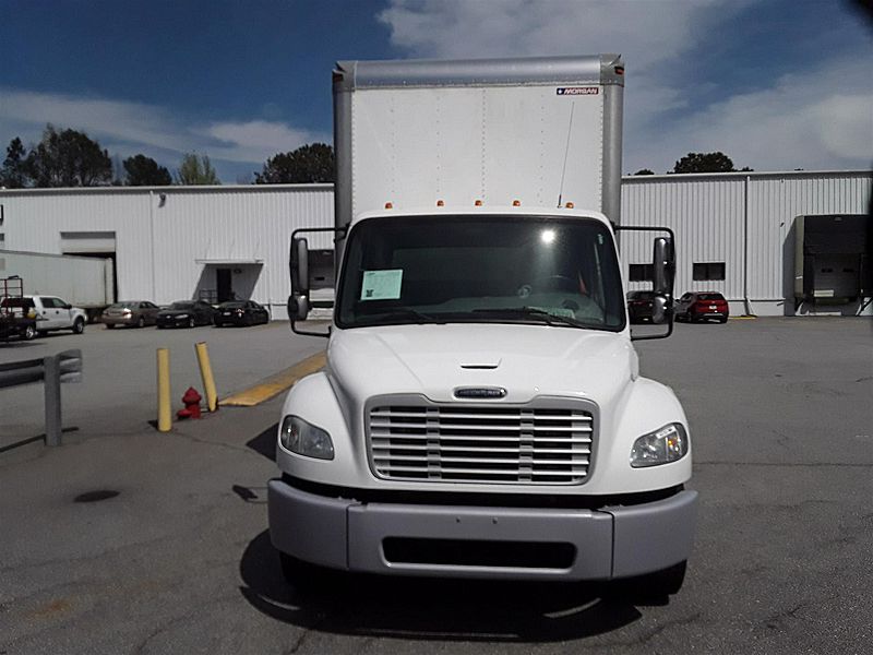 2017 Freightliner M2 106 (For Sale) | 26' Box | Non CDL | #667301
