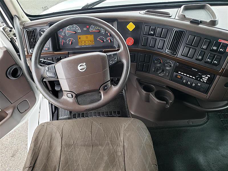 2018 Volvo VNL 670 (For Sale) | 61" Sleeper | #258744