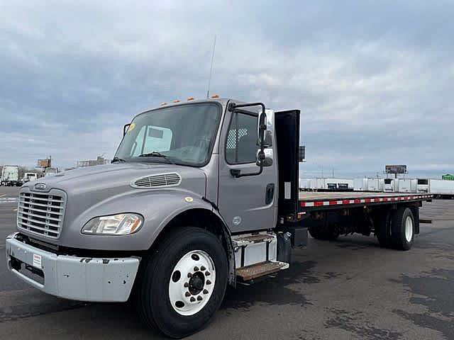 2016 Freightliner M2 106 For Sale | Flatbed | #660995