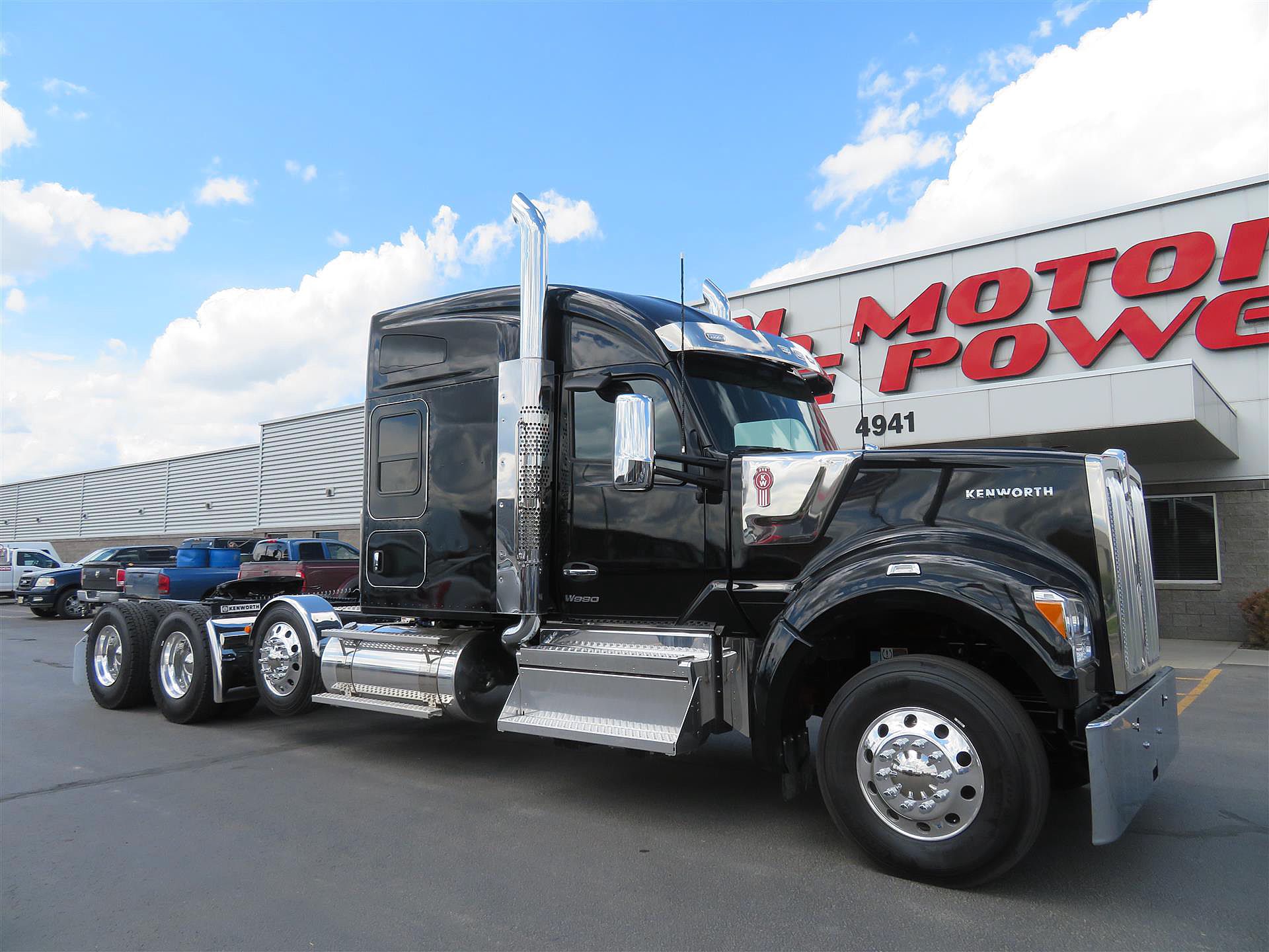 2025 Kenworth W990 For Sale | 76" Sleeper | #122673 * Stock