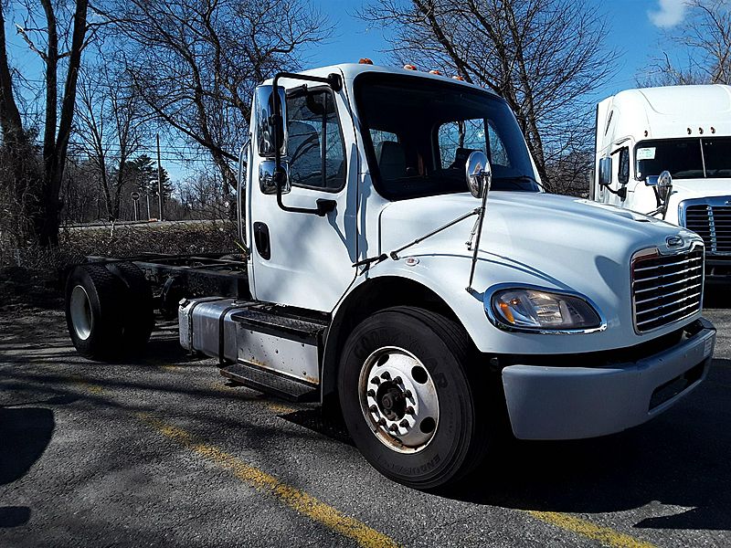 2017 Freightliner M2 106 (For Sale) | Cab & Chassis | #673420