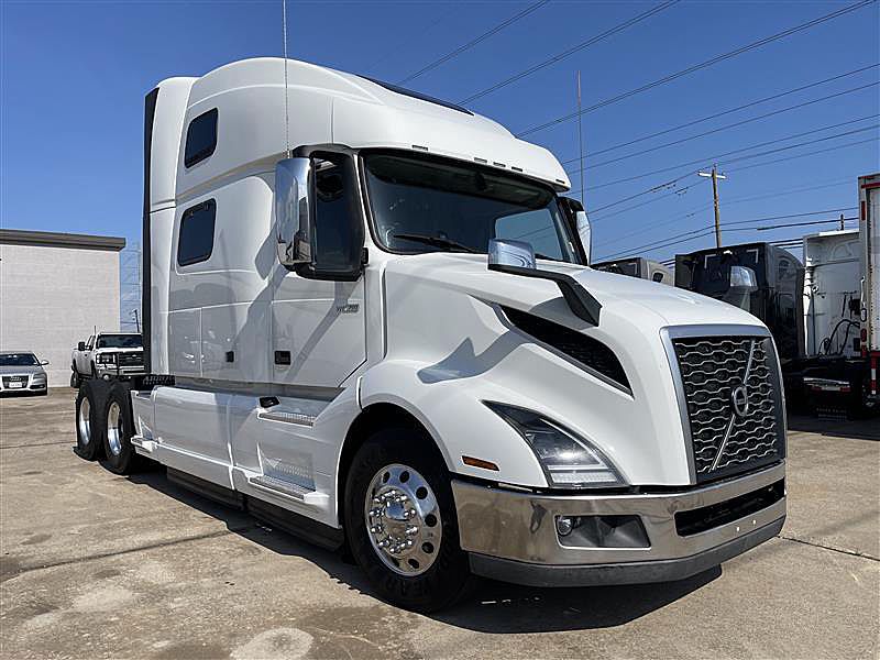 2020 Volvo VNL 860 For Sale | 77" Sleeper | #258769