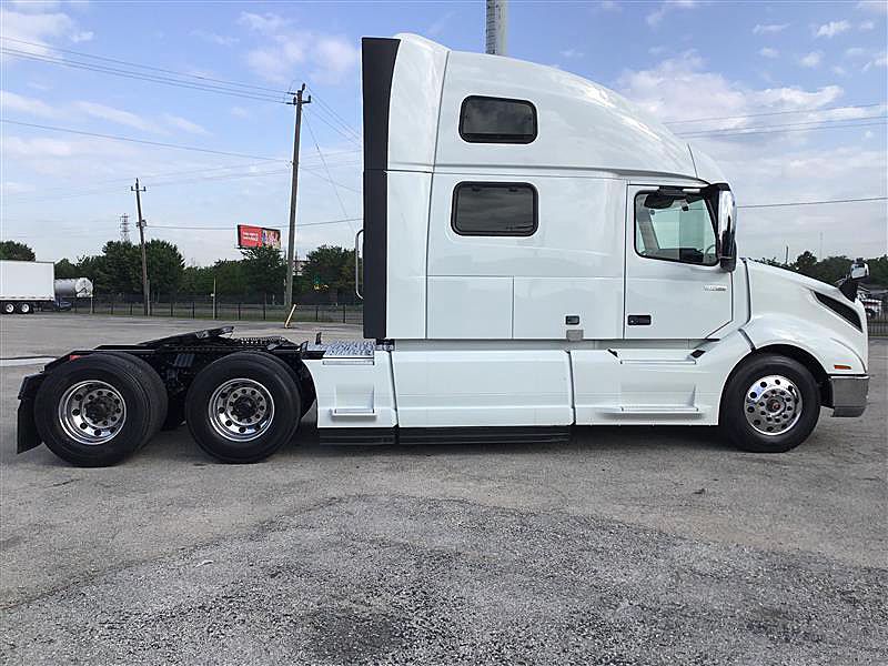 2020 Volvo VNL 860 (For Sale) | 77" Sleeper | #258770