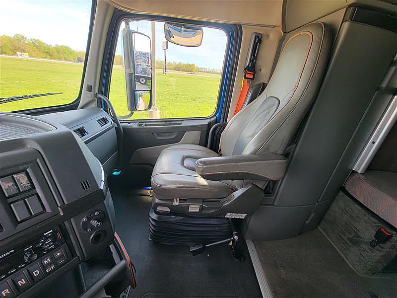 2020 Volvo VNL 860 For Sale | 77" Sleeper | #258809