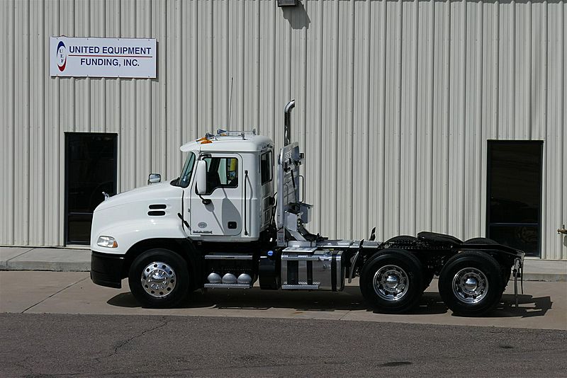 2016 Mack Pinnacle CXU613 (For Sale) | Day Cab Sleeper | #4842G