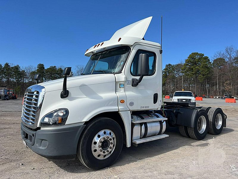 2015 Freightliner Cascadia 125 For Sale | Day Cab | #6*T22619