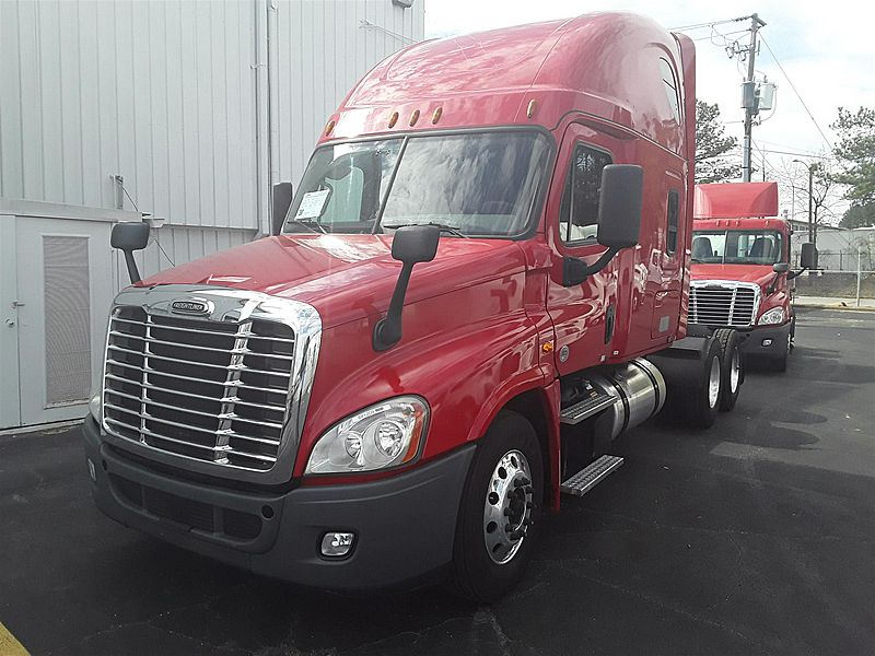 2018 Freightliner CASCADIA 125 For Sale | 72" Sleeper | #681209