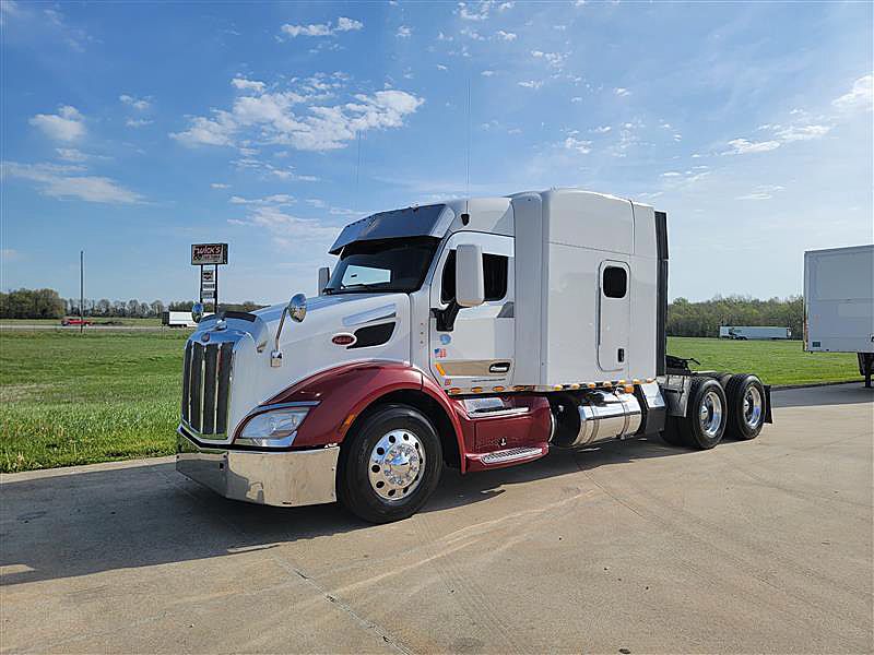 2016 Peterbilt 579 (For Sale) | 80" Sleeper | #258933