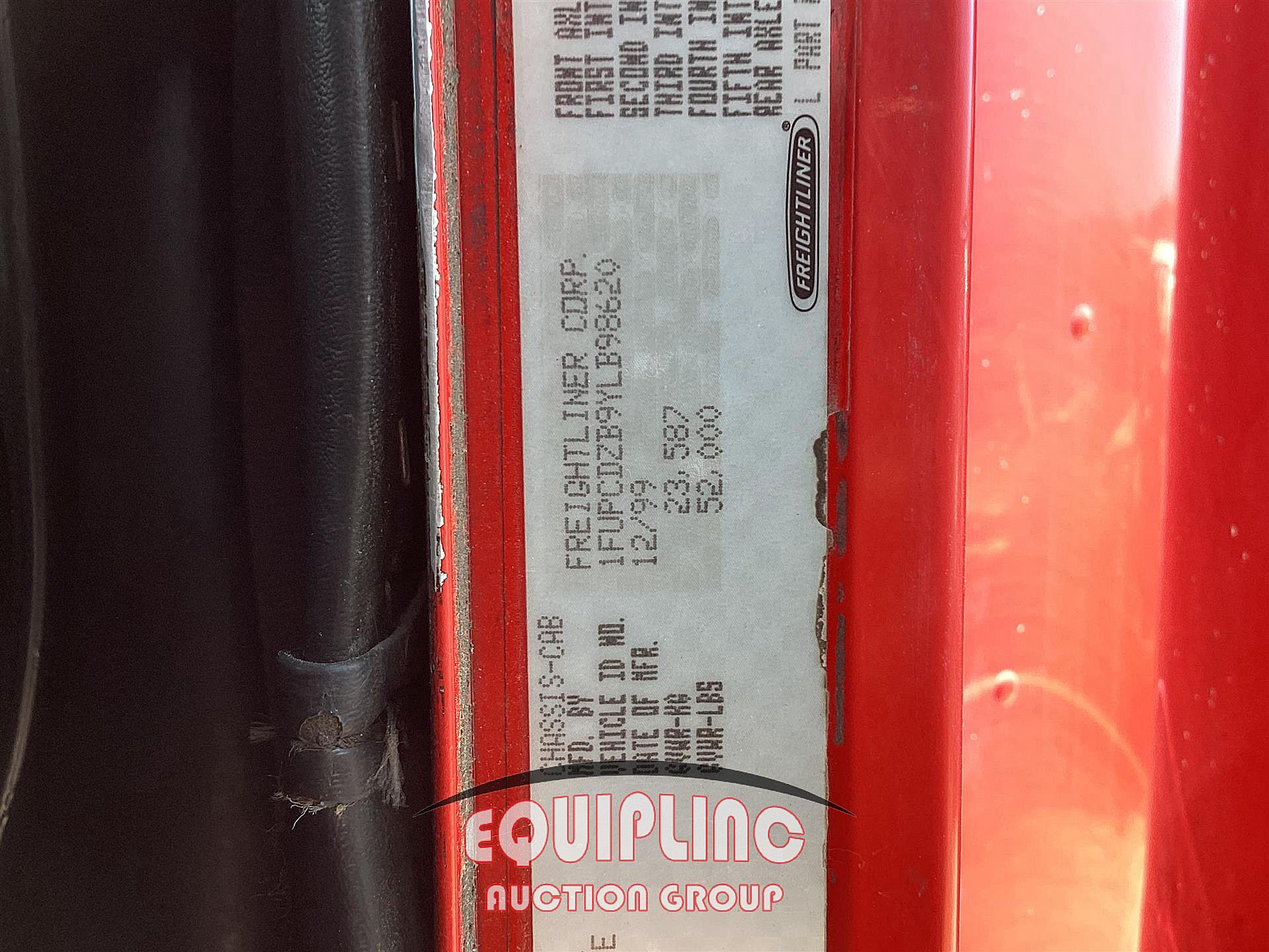 2000 Freightliner FLD132 For Sale | Sleeper Truck | #CEHYLB98620