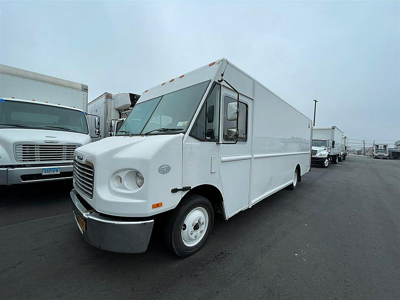 2013 Freightliner MT45 For Sale | 20' Box | Non CDL | #491631