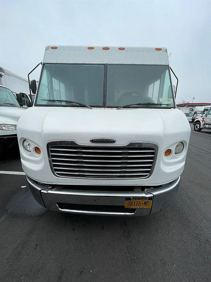2013 Freightliner MT45 For Sale | 20' Box | Non CDL | #491631