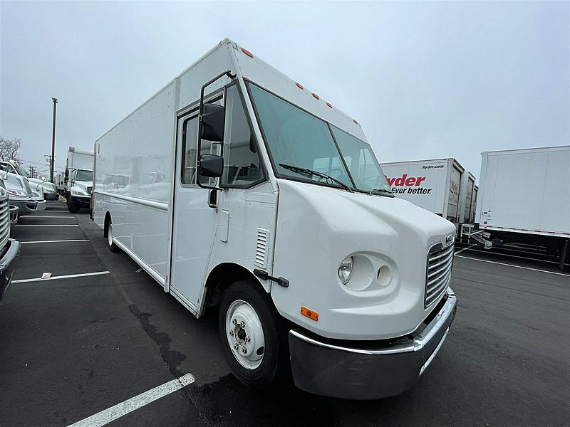 2013 Freightliner MT45 For Sale | 20' Box | Non CDL | #491631
