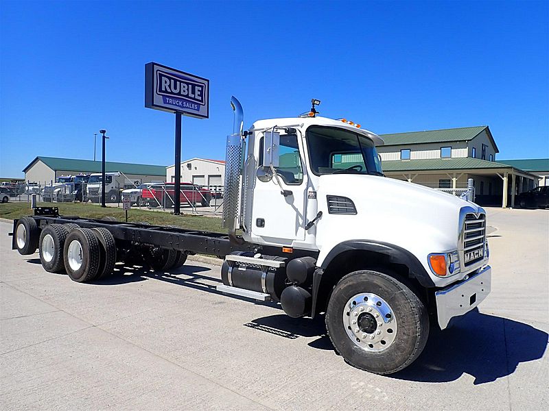 2005 Mack Granite CV713 (For Sale) | Cab & Chassis | #5M029176