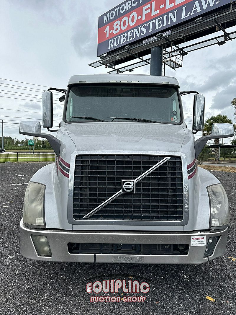 2016 VOLVO TRUCK VNL For Sale | 60" Sleeper | #CCFGN951616