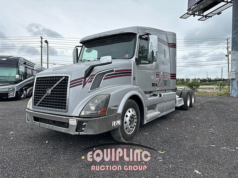 2016 VOLVO TRUCK VNL For Sale | 60" Sleeper | #CCFGN951616