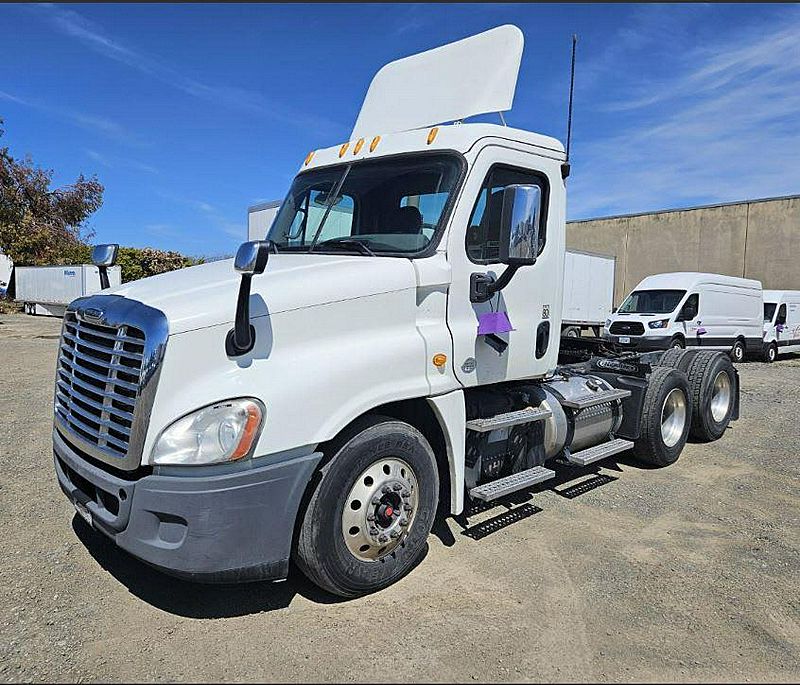 2014 Freightliner CASCADIA 125 For Sale | Day Cab | #556616