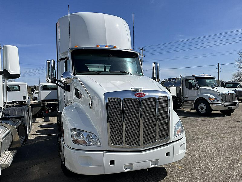 2016 Peterbilt 579 (For Sale) | Day Cab | #33N345805