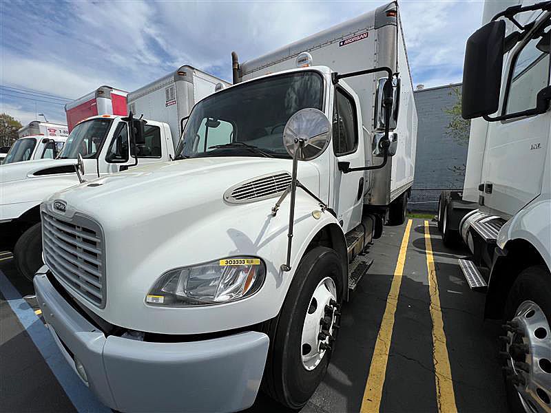 2014 Freightliner M2 106 For Sale | 22' Box | Non CDL | #303333