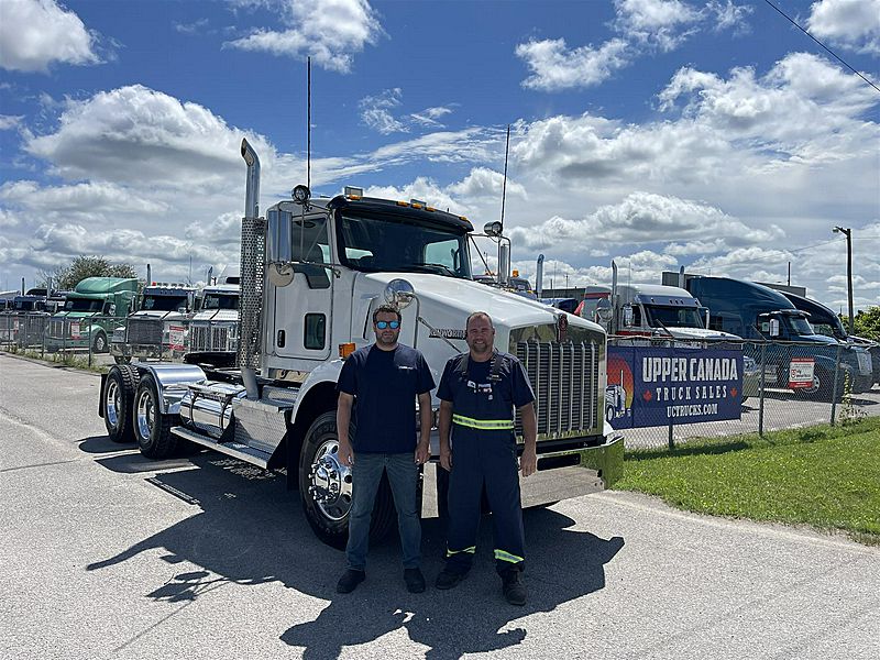 2015 Kenworth T800 (For Sale) | Day Cab | #1154675