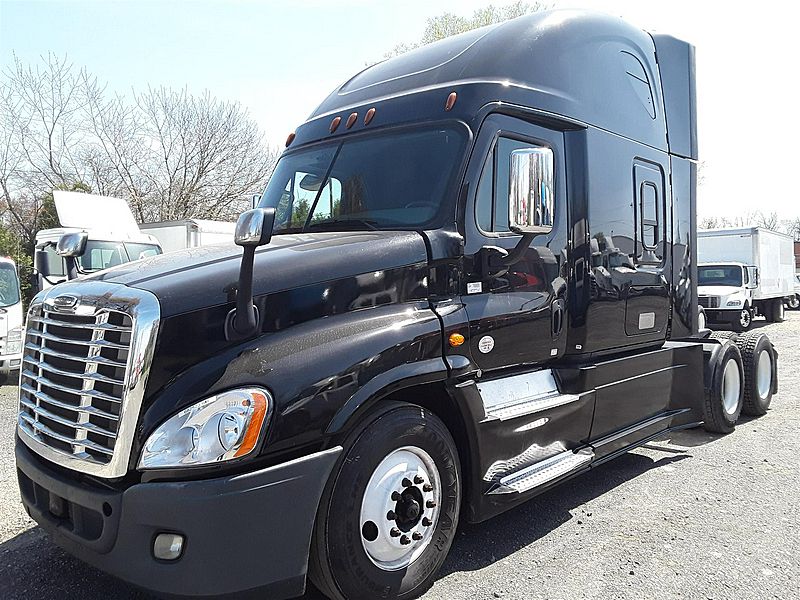 2018 Freightliner CASCADIA 125 For Sale | 72" Sleeper | #682523