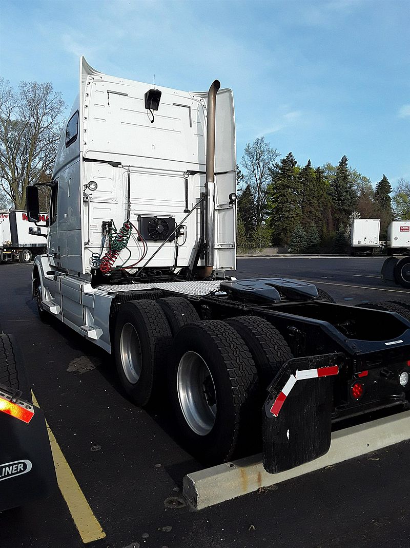 2017 Volvo VNL64T For Sale | 61" Sleeper | #675051