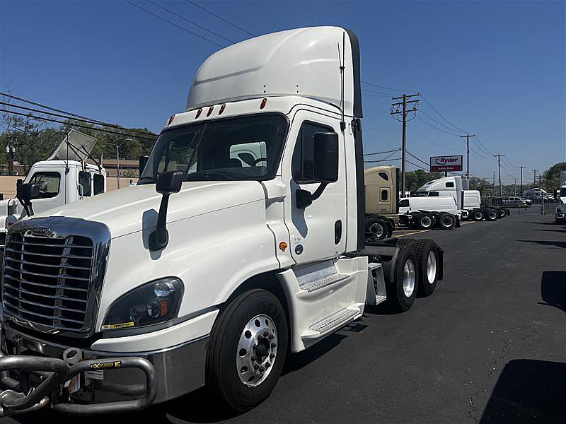2018 Freightliner CASCADIA 125 For Sale | Day Cab | #753937