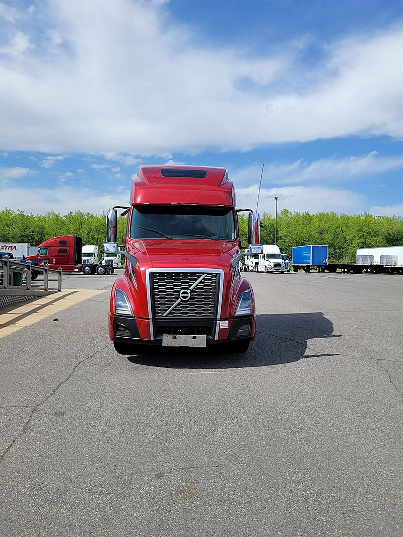 2018 Volvo VNL64 T 860 For Sale | 73" Sleeper | #781086