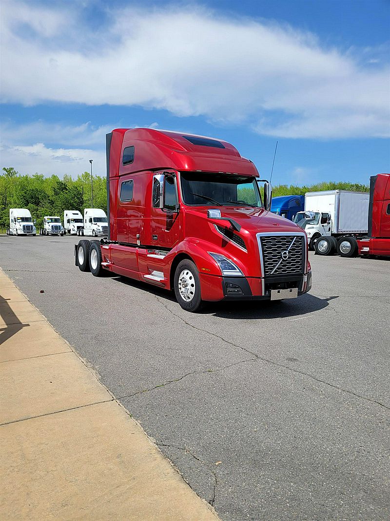 2018 Volvo VNL64 T 860 For Sale | 73" Sleeper | #781086