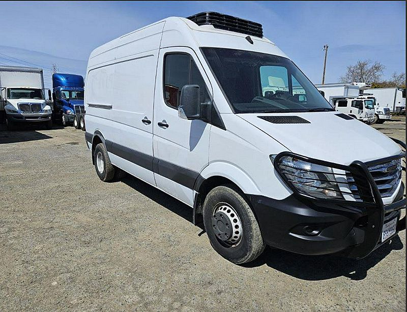 2017 Mercedes-Benz SPRINTER 2500 For Sale | Refrigerated Van | #811738