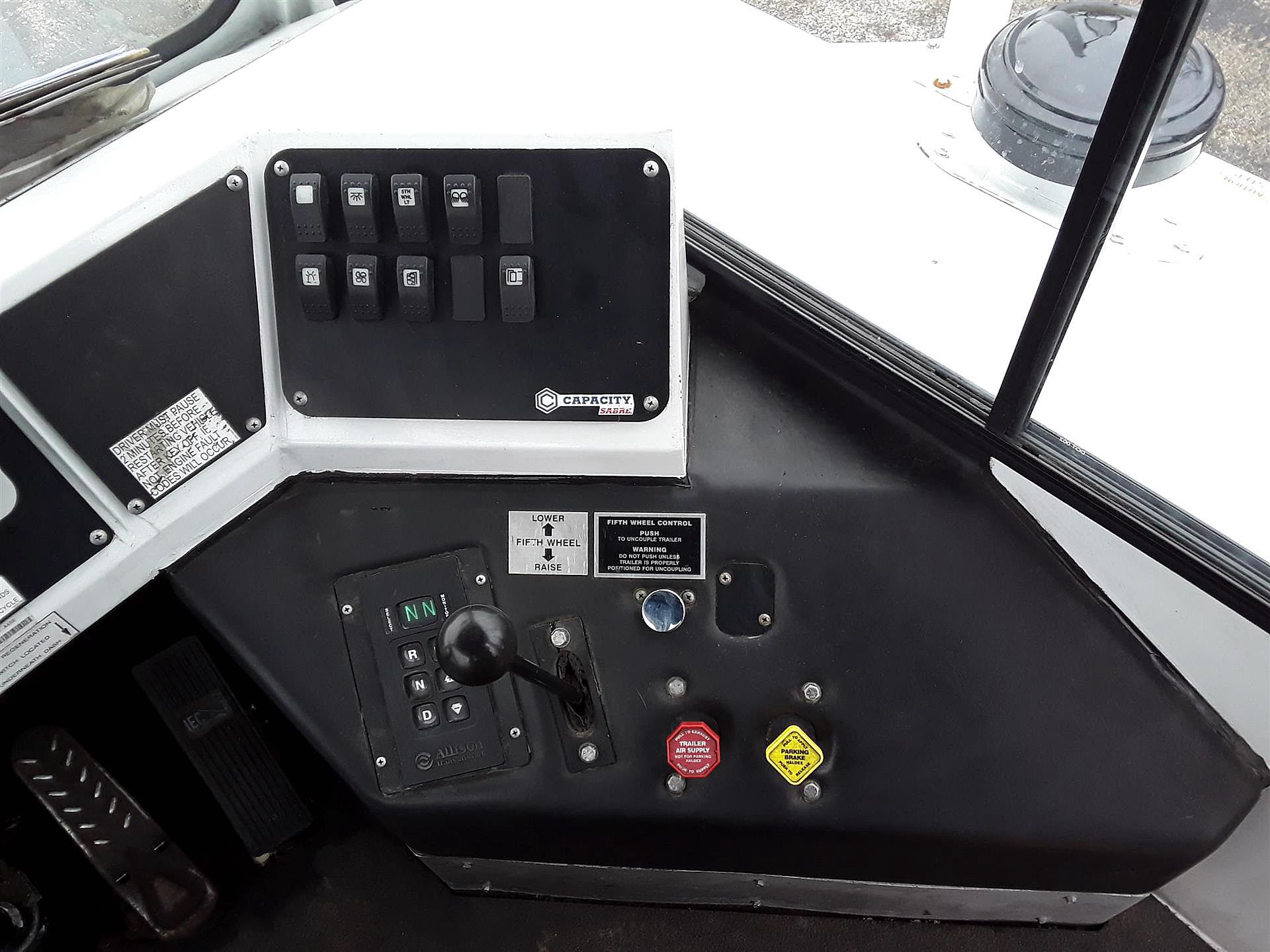 2018 Capacity SABRE 5 4X2 (For Sale) | Yard Spotter | #862221
