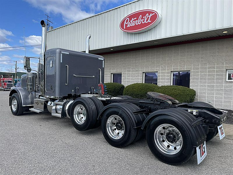 2019 Peterbilt 389 For Sale | 44" Sleeper | #D276524