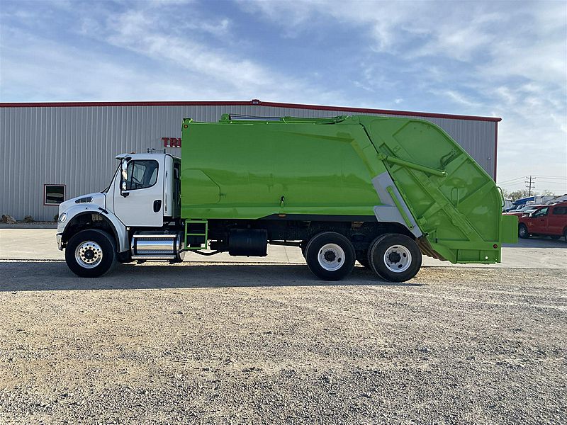 2016 Freightliner M2 106 For Sale | Rear Loader | #HB9261