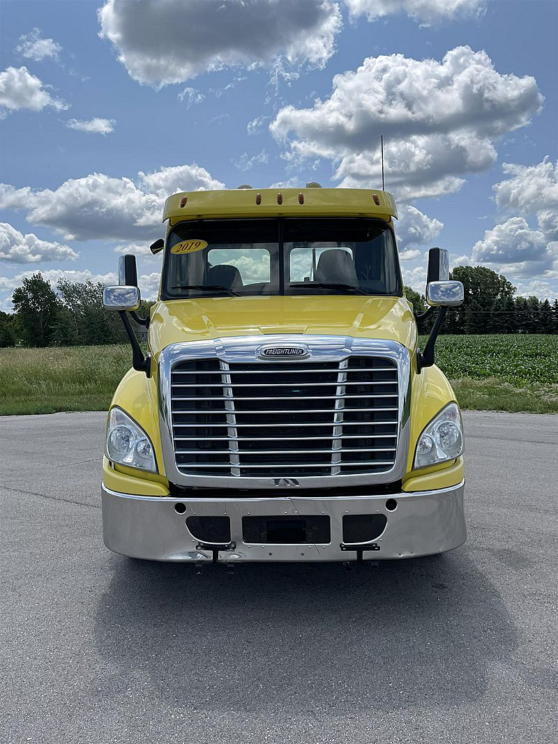 2019 Freightliner Cascadia (For Sale) | Day Cab | #13535FHP