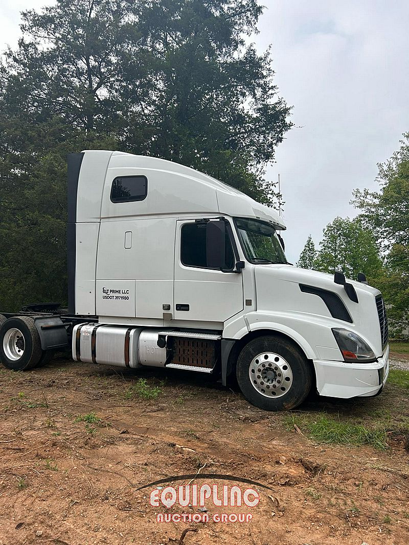 2016 Volvo VNL 670 (For Sale) | Sleeper Truck | #EX925926