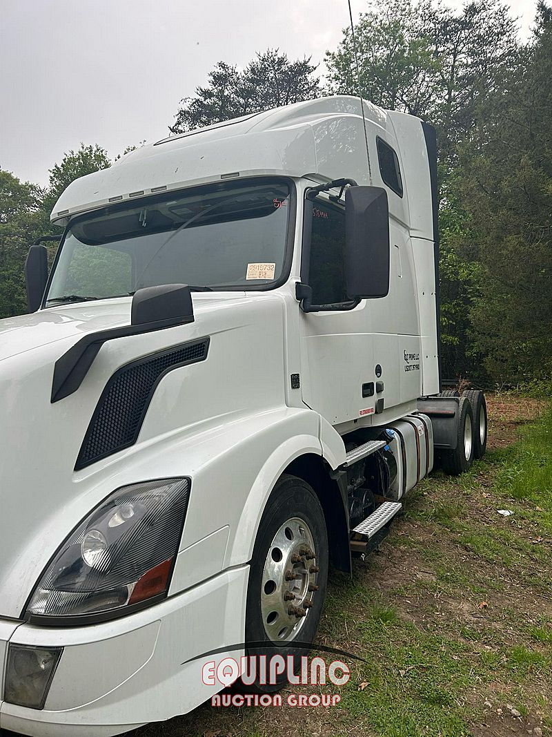 2016 Volvo VNL 670 (For Sale) | Sleeper Truck | #EX925926