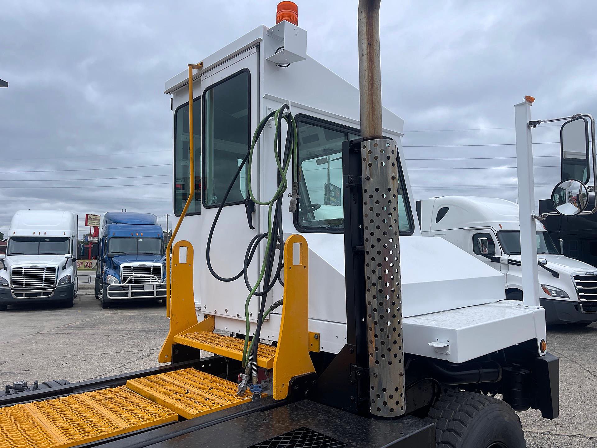 2017 Capacity Sabre 5 For Sale | Yard Spotter | #10*22650