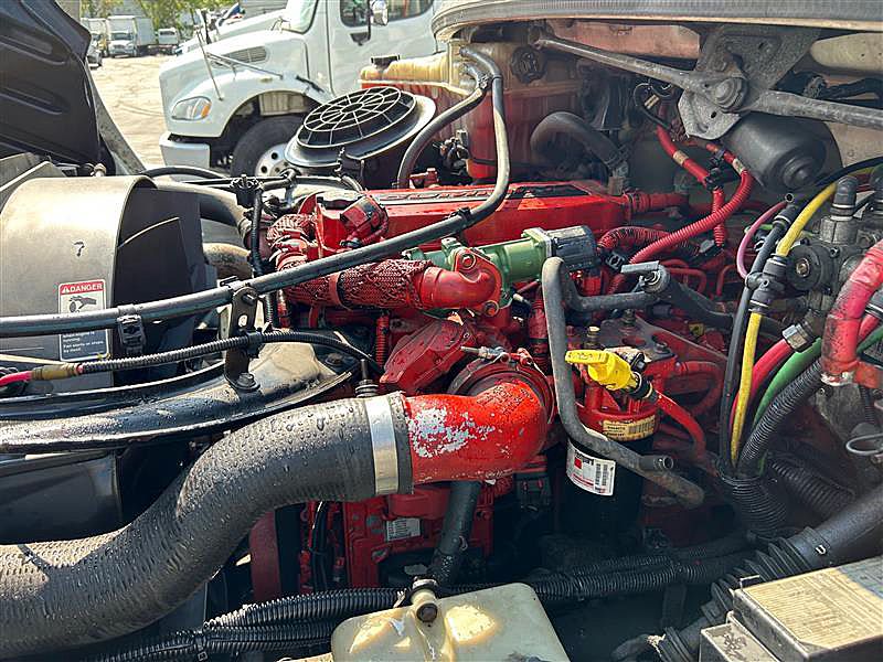 2014 Freightliner M2 106 For Sale | 18' Box | #561535