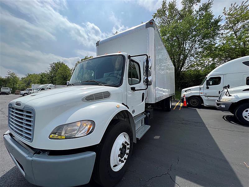 2015 Freightliner M2 106 For Sale | 26' Box | Non CDL | #641181